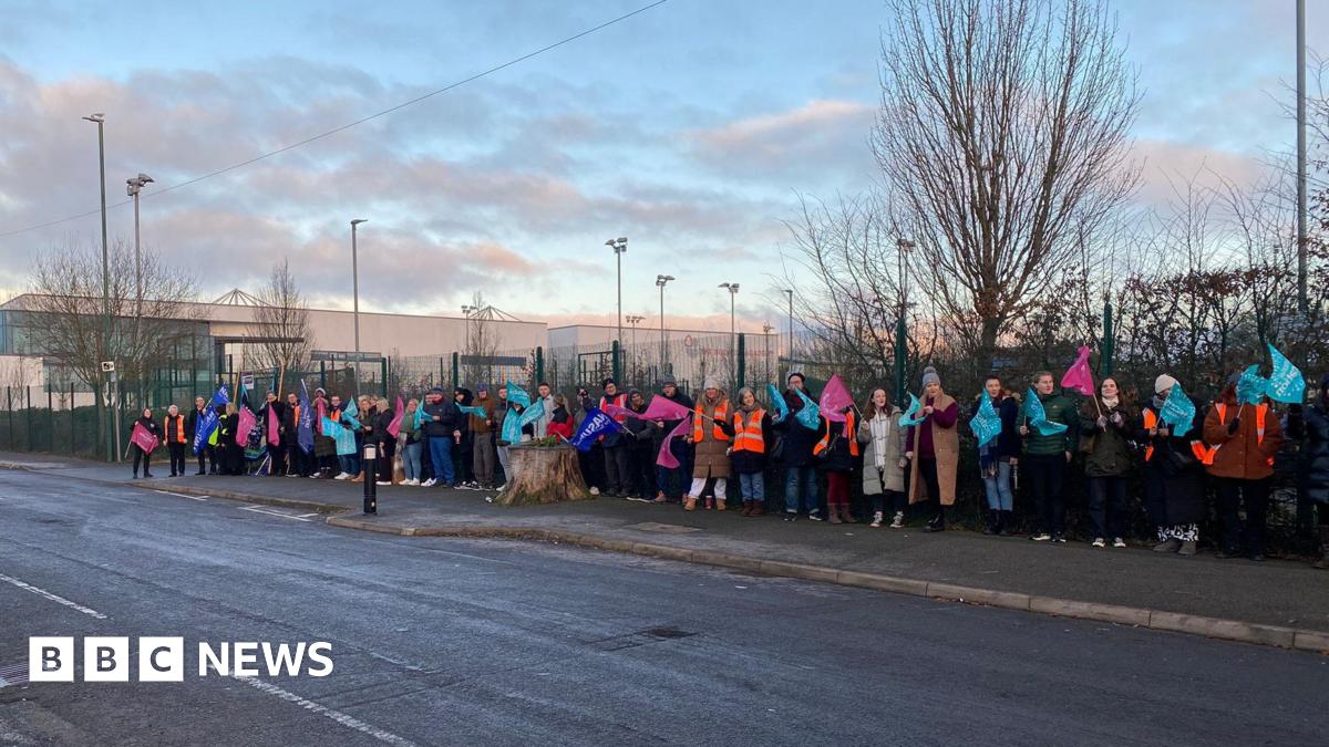 Bulwell Academy head teacher leaves weeks after strikes - BBC News