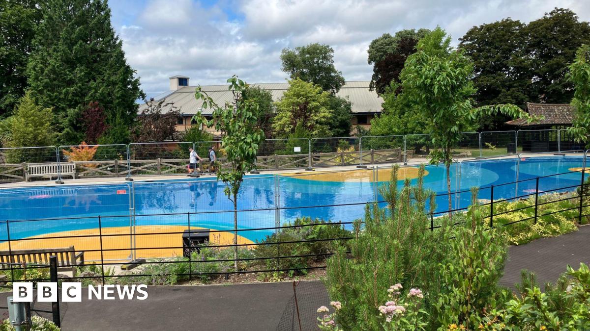 Update on Guildford paddling pool plagued by problems - BBC News