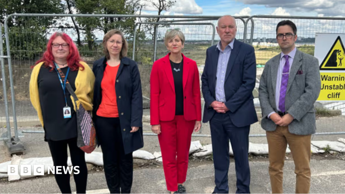 Swanscombe: Roads minister visits site of 2023 cliff collapse - BBC News