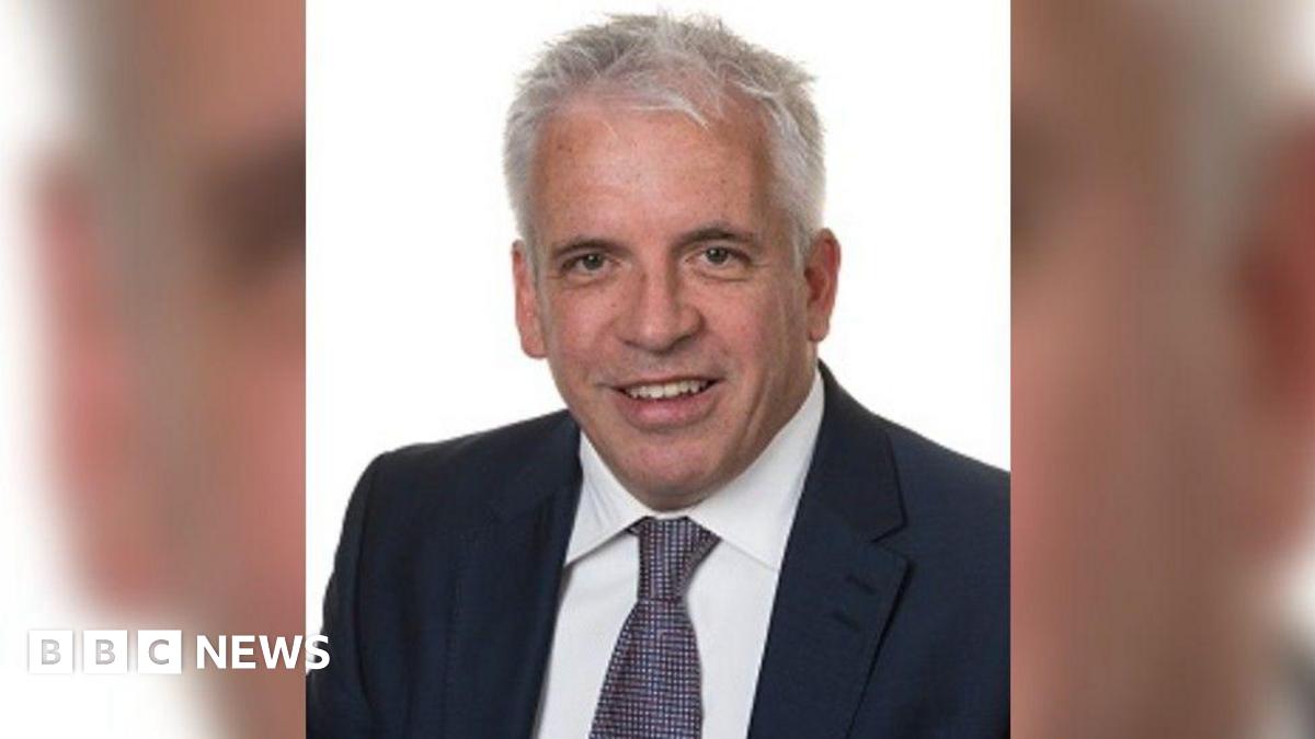 Worcestershire County Council director suspended following pay row ...