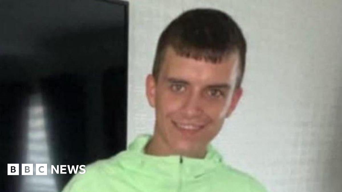 Teenager in court charged with murder of man in Paisley - BBC News