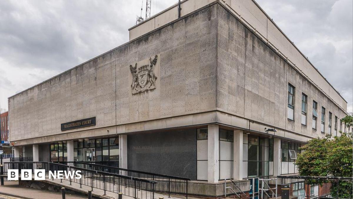 Hatfield woman sentenced for crash that killed unborn baby - BBC News