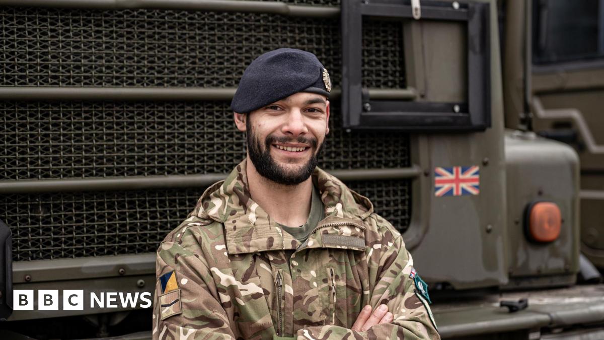 Kettering Army driver's 1,400-mile Nato exercise journey - BBC News