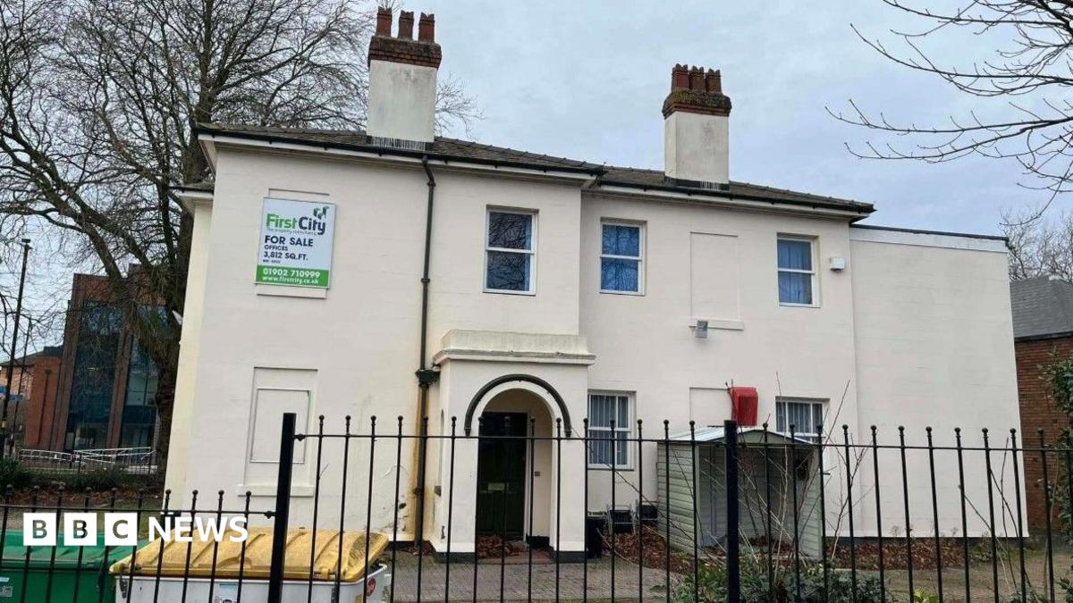 Doctor hopes to convert building into NHS staff accommodation - BBC News
