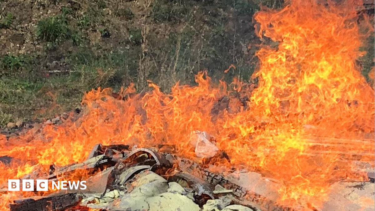 Milton Keynes man who burned asbestos waste fined £20,864 - BBC News