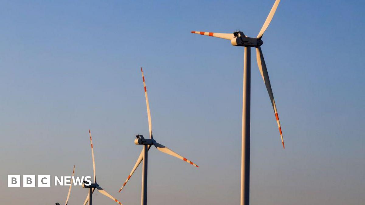 Ebbw Vale: New wind farm gets green light despite objections - BBC News