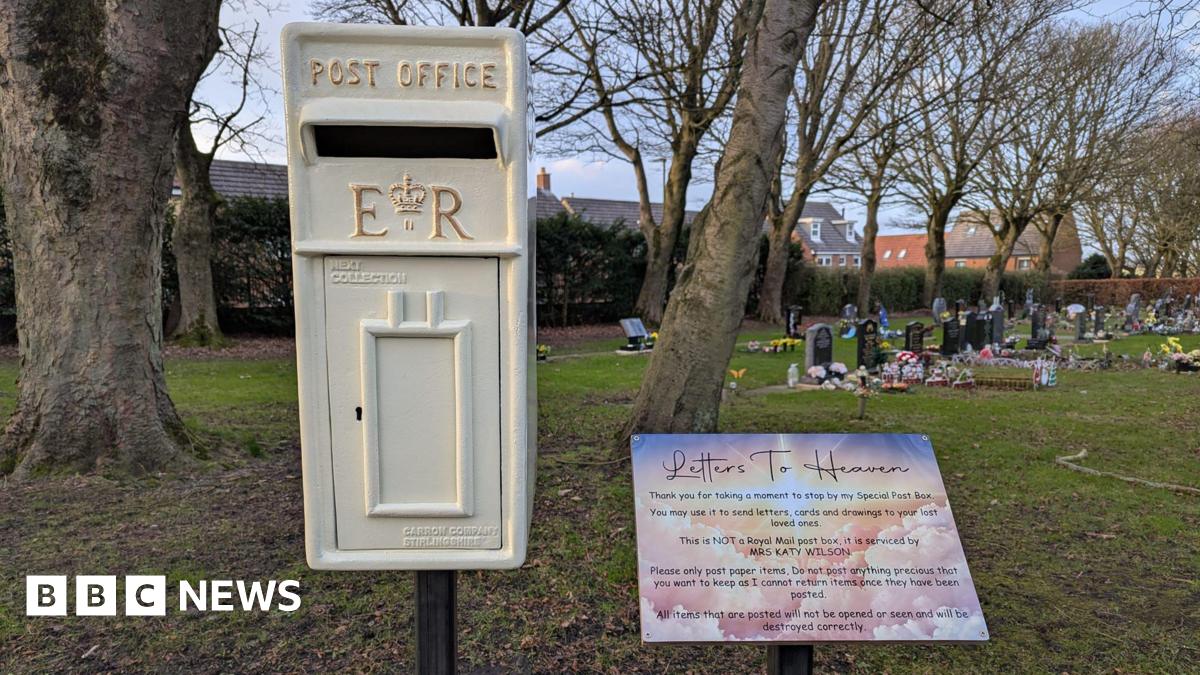 Stanley 'letters to Heaven' postbox unveiled for Christmas - BBC News