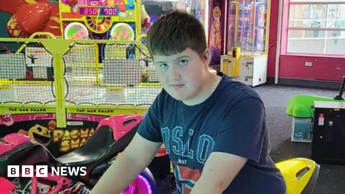 Callum Rycroft: Mum wins compensation after son's M62 death - BBC News
