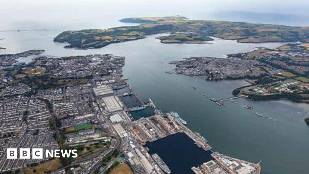Devonport: Babcock secures £750m submarine contract - BBC News