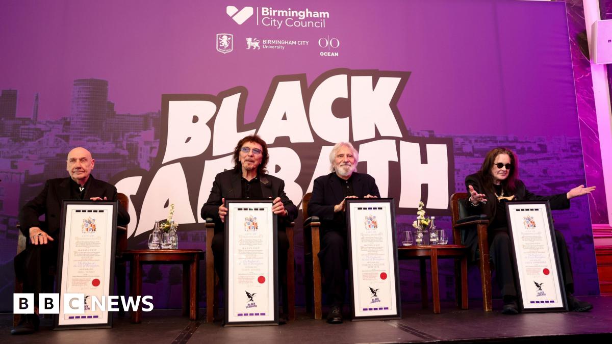 Black Sabbath get Freedom of Birmingham before last ever concert - BBC News