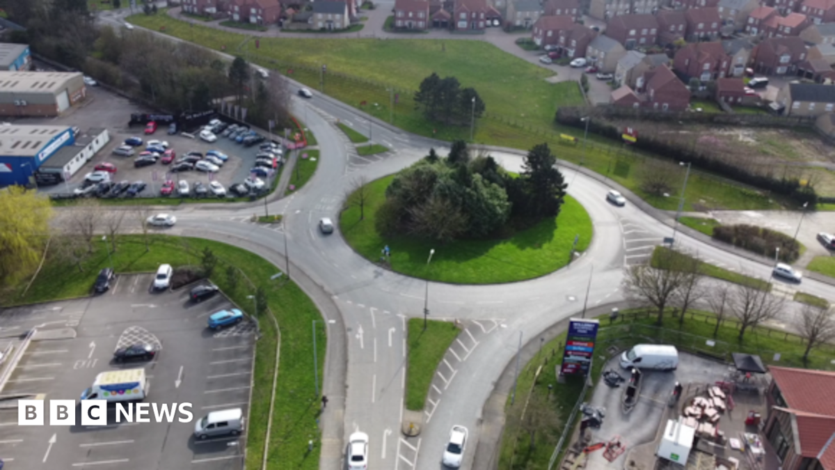 Willerby road closures warning ahead of roundabout works - BBC News