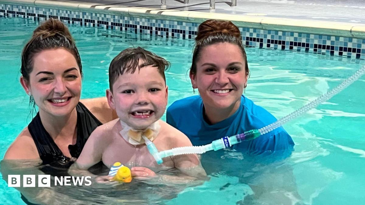 Boy attached to ventilator learns to swim at Bridlington pool - BBC News