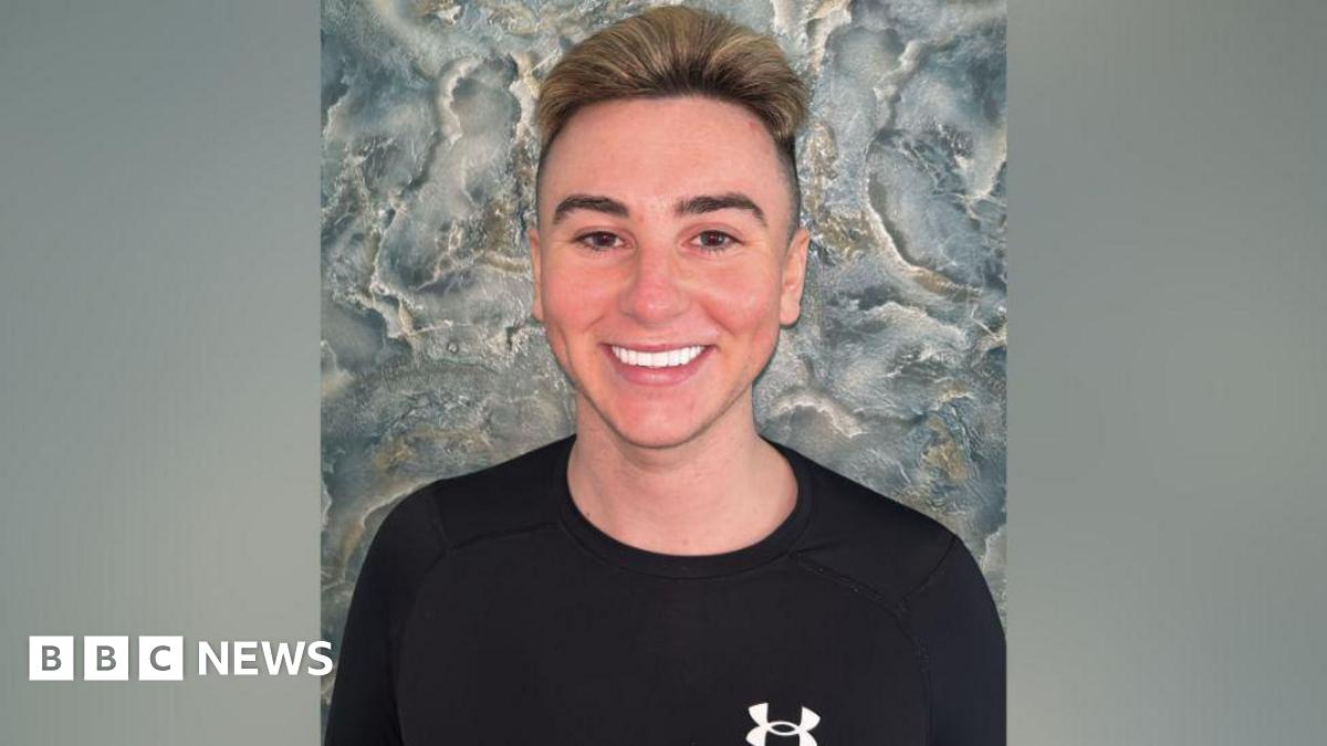 Man who was transitioning says he was wrong to change gender - BBC News