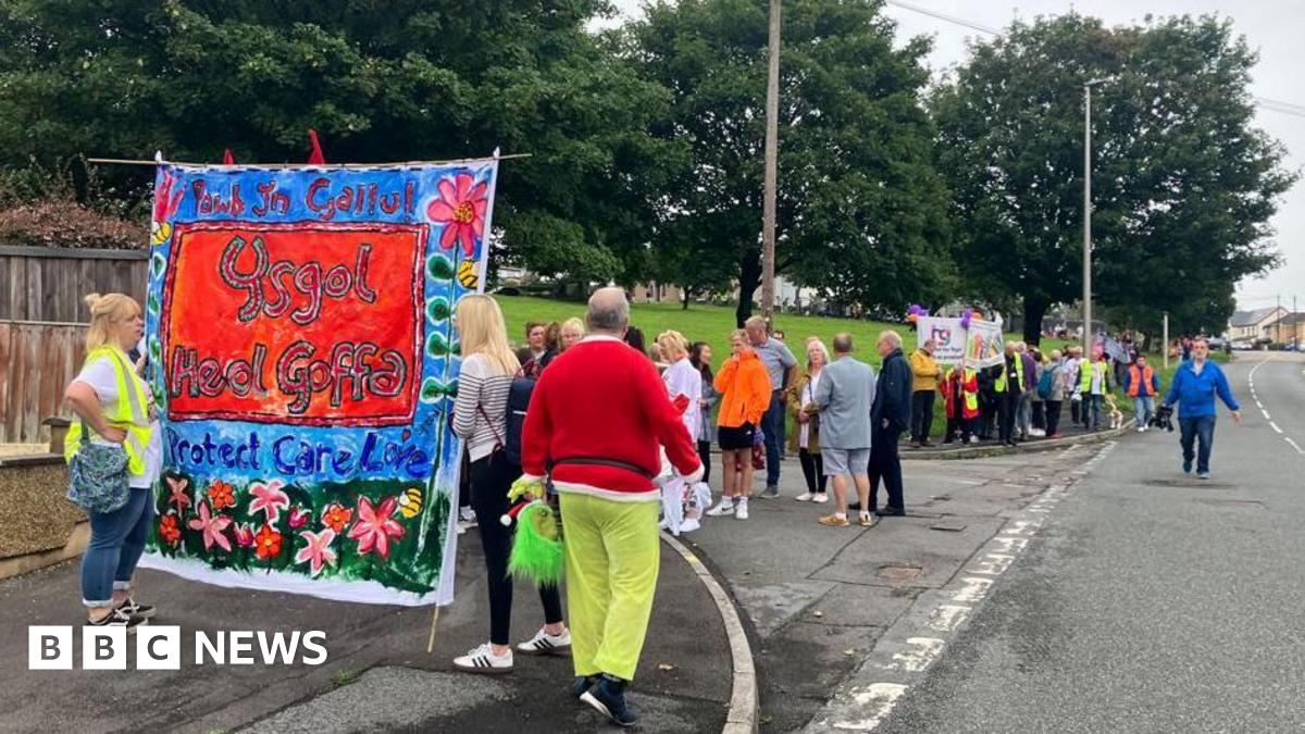 Heol Goffa school protesters march in Llanelli calling for action - BBC ...