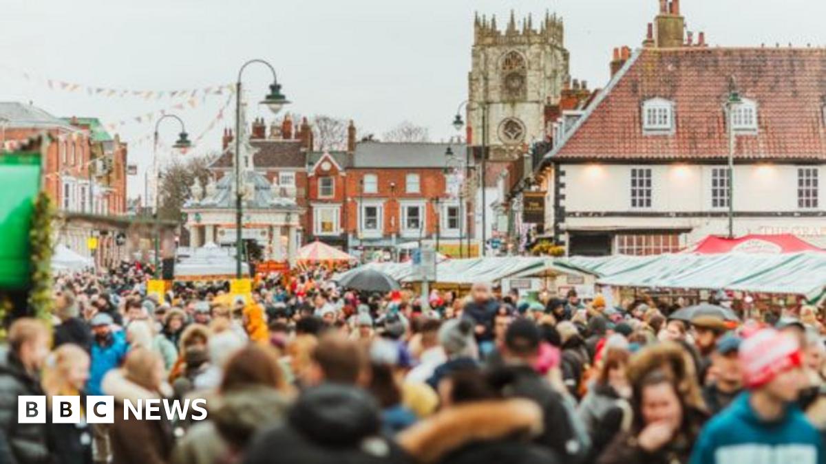 Thousands expected to attend the Beverley Festival of Christmas - BBC News