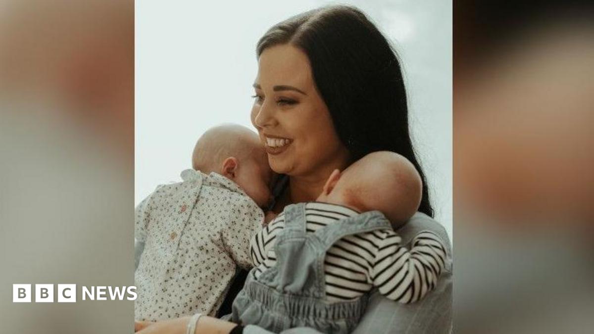 Myelofibrosis: I'm waiting for my hero, says mum in donor plea - BBC News