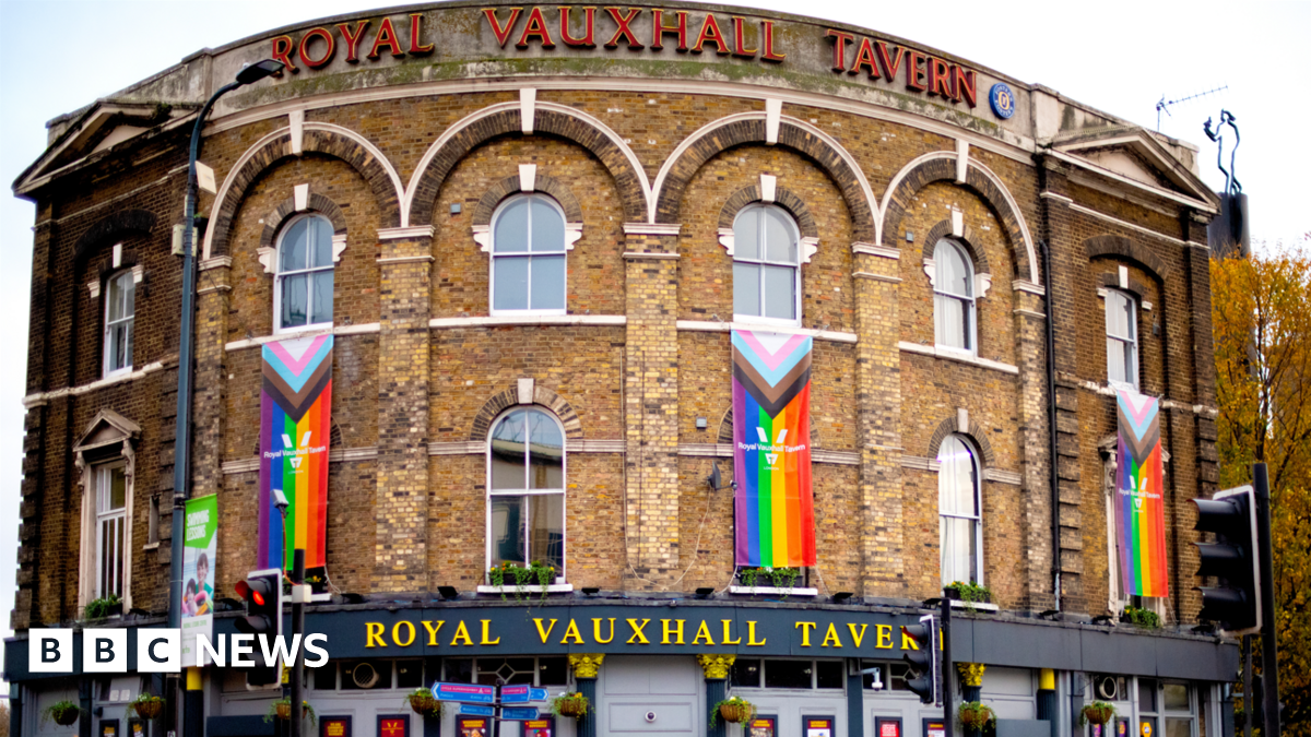 LGBTQ group delves into history of Vauxhall's gay pubs - BBC News