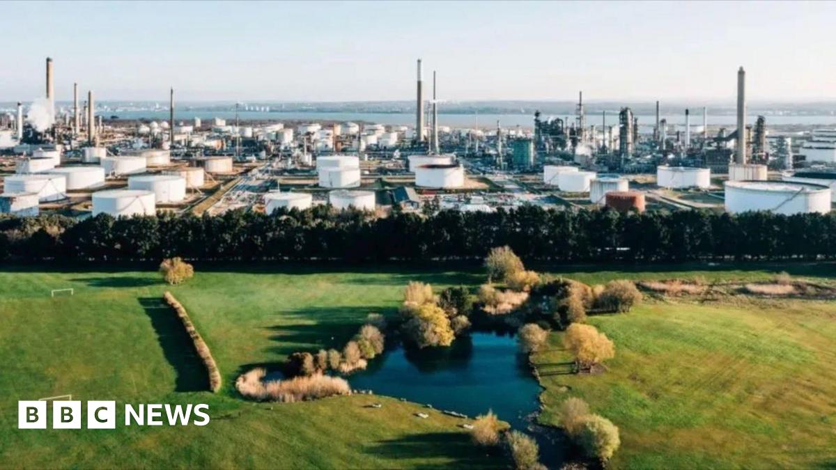 ExxonMobil: Firm backs out of CO2 pipeline project - BBC News