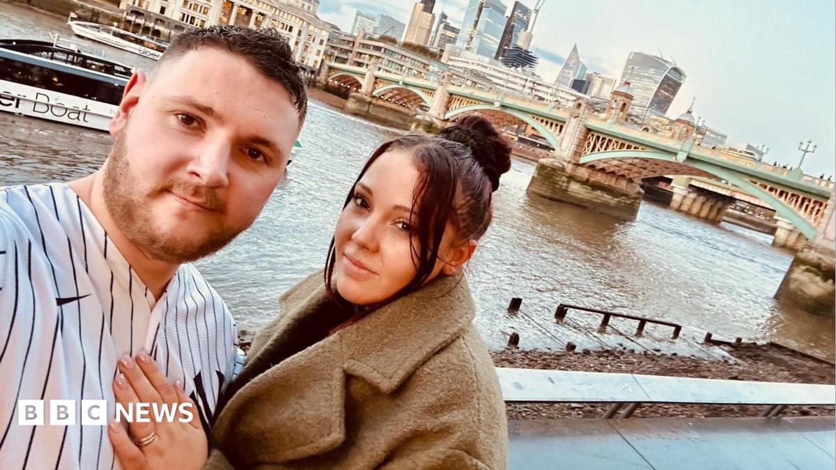 Bethany Wooldridge: Heartbreak as wife dies days before Christmas - BBC ...