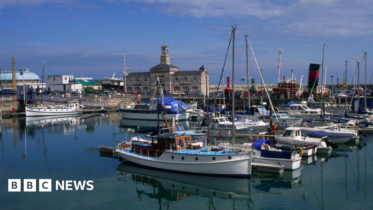 Ramsgate Royal Harbour receives heritage status - BBC News