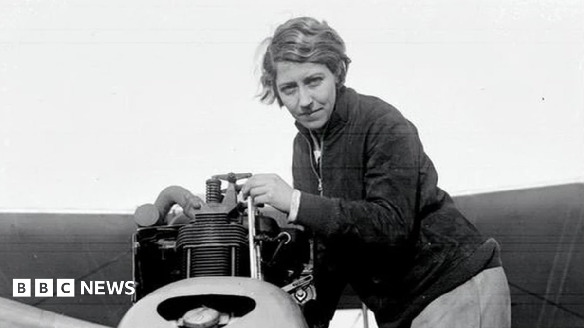 Courageous Hull children sought for Amy Johnson bravery award - BBC News