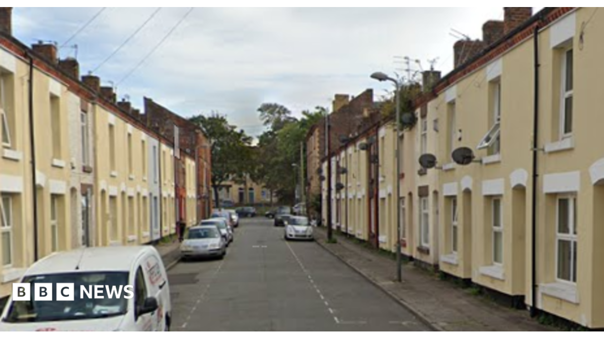 Girl, 3, hurt in fall from Liverpool house window - BBC News
