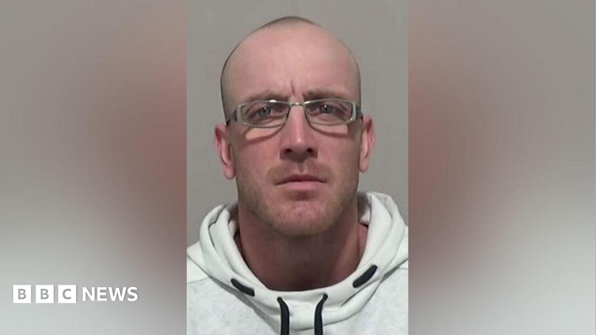 'Show off' Jarrow driver who killed passenger jailed - BBC News