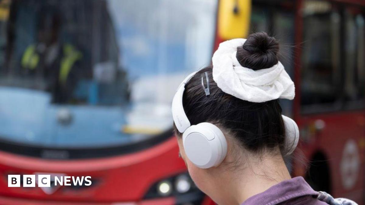 Sullivan buses: Disruption as north London routes stop indefinitely ...
