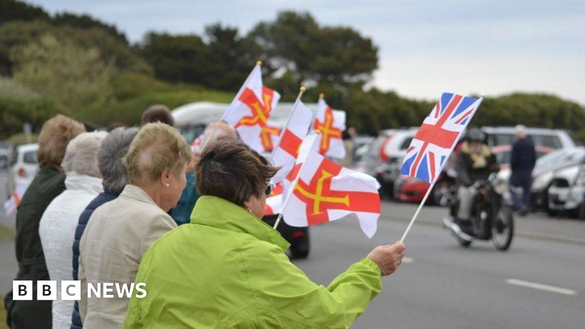Bakery steps up to save Liberation Day hampers in Guernsey - BBC News