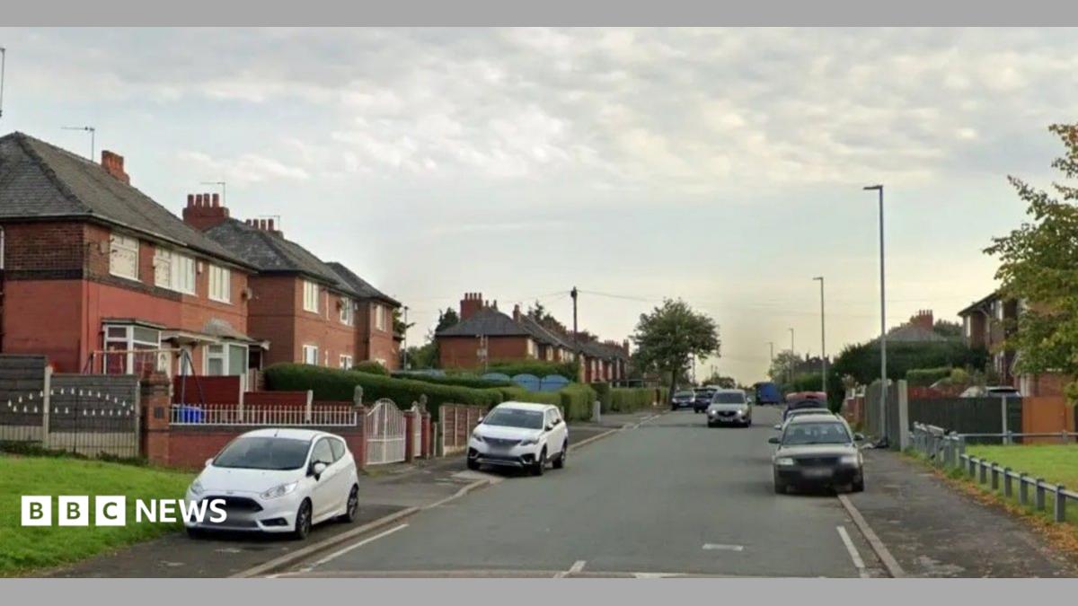 Manchester: Murder charge after alleged attack victim dies - BBC News