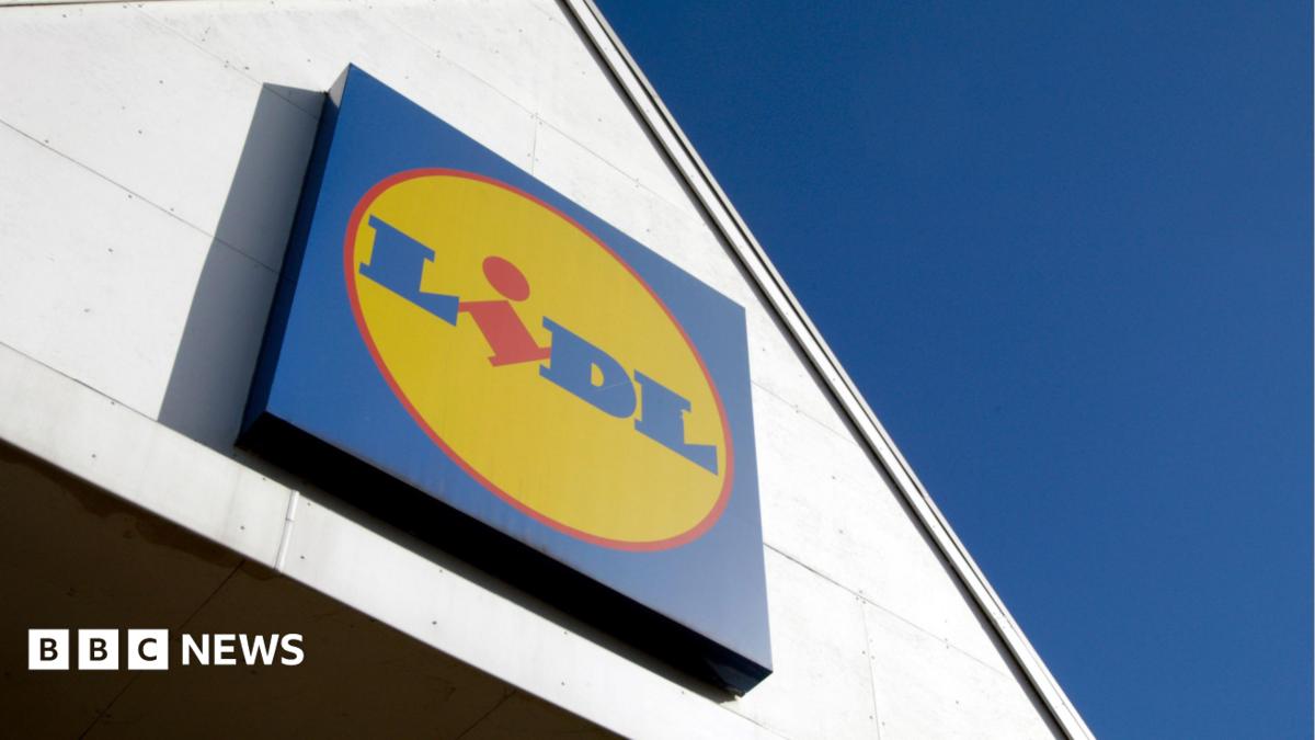 Horley: Tesco loses High Court challenge over new Lidl store - BBC News