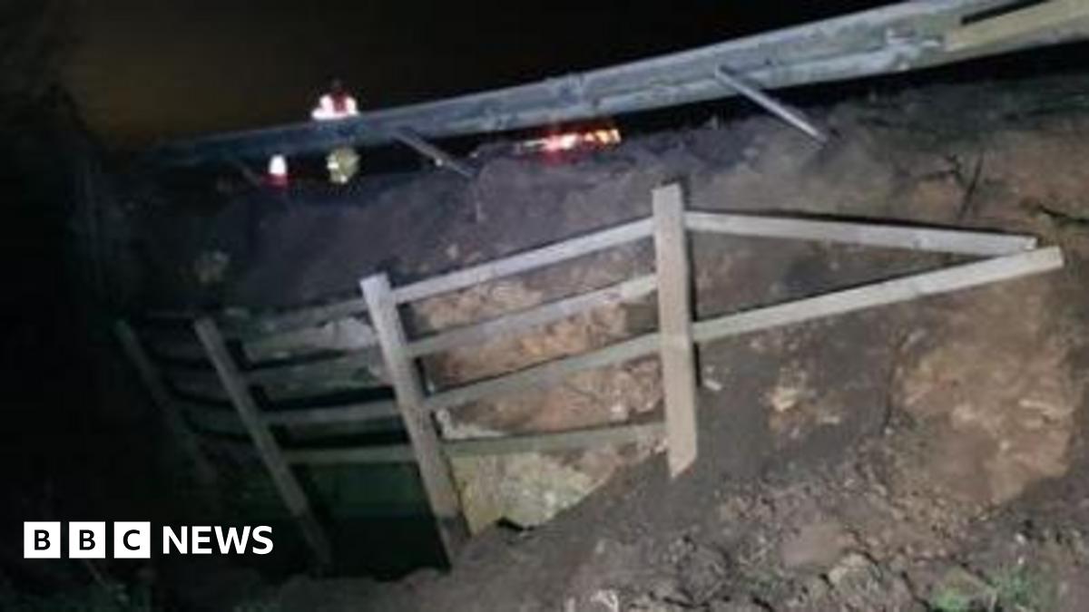 A1 repairs to take 'weeks' after lorry crash near Peterborough - BBC News