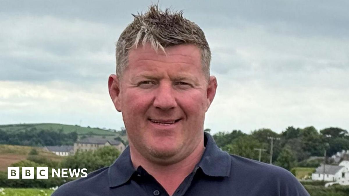 Comber: Festival celebrates 'early' harvest of earlies potato - BBC News
