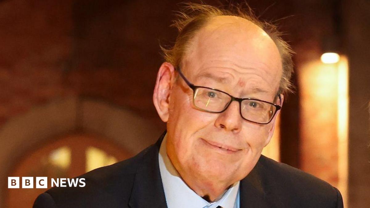 Ken Reid: Former UTV political editor dies - BBC News