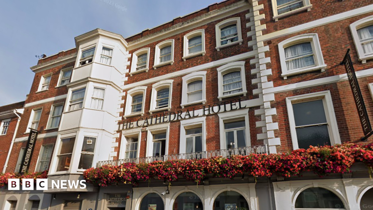 'Run-down' Salisbury Cathedral Hotel to be converted into roof top bar ...