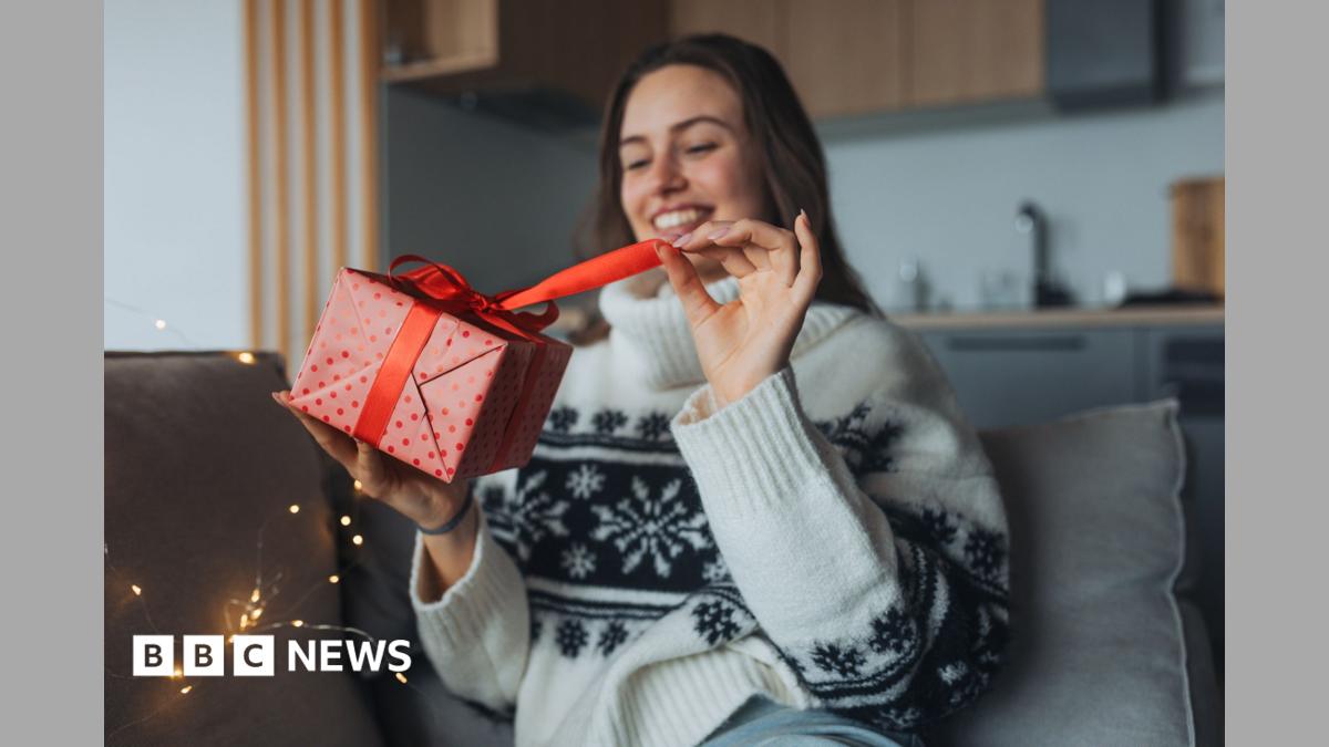 Is AI any good at choosing gifts? - BBC News
