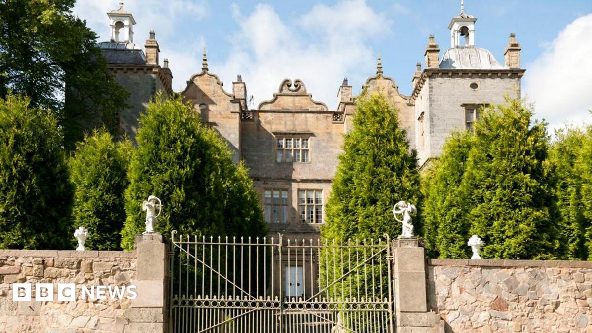 Plas Teg: Girls Aloud ghost-hunting mansion contents for sale - BBC News
