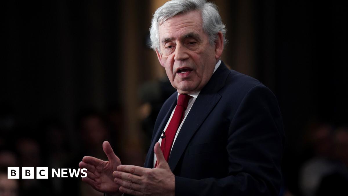 Gordon Brown declares opposition to assisted dying - BBC News