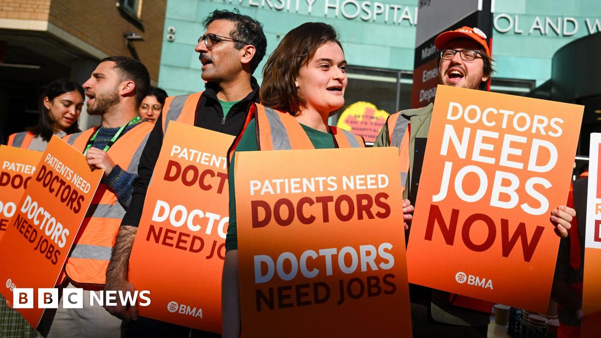 Disruption expected as six-day doctors' strike begins - BBC News