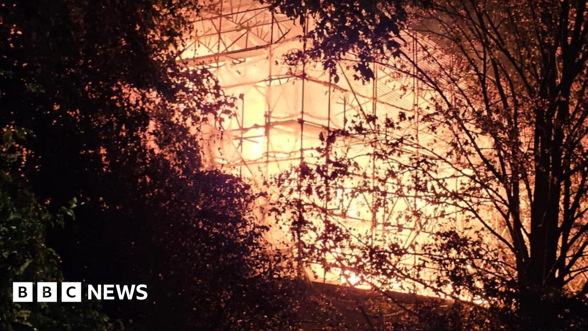 'Horrific' fire at Copford Grade II listed building - BBC News