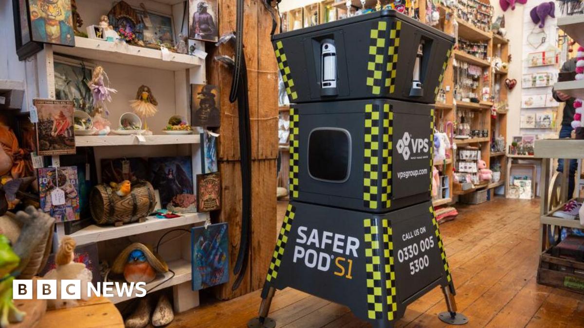 CCTV pods to be rolled out as Corby crime drops - BBC News