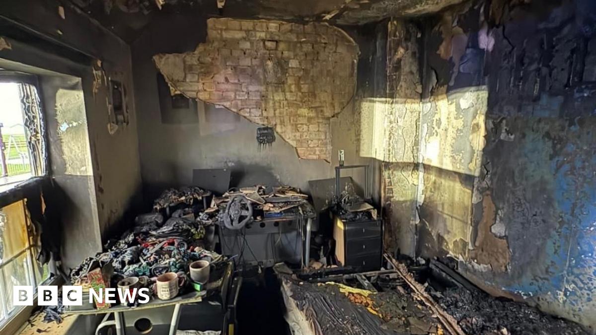 Harwich bedroom completely destroyed by fire - BBC News