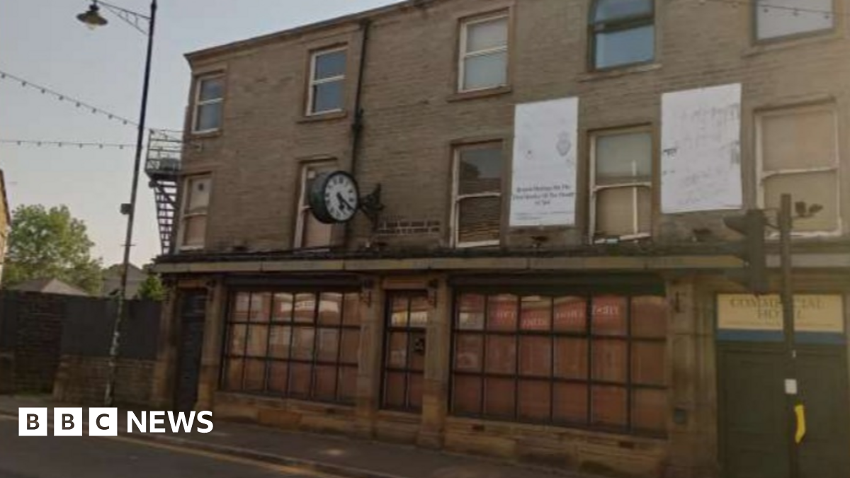 Former Haslingden pub to turn into hostel for homeless - BBC News