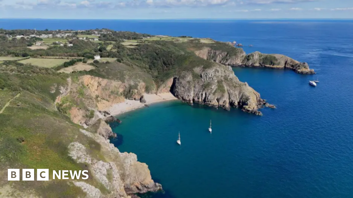 Creative Sark week to bring poetry, Tai Chi and music to island - BBC News