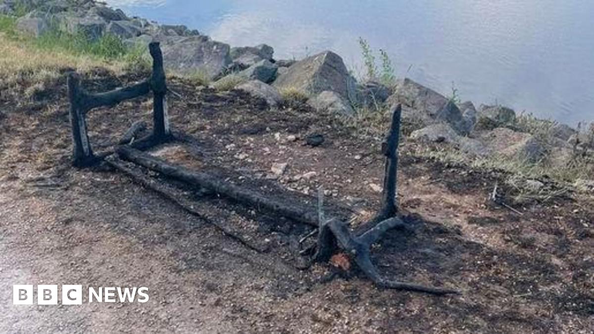 Daventry widower 'devastated' by memorial bench fire - BBC News