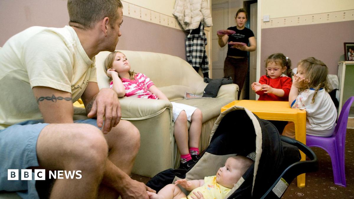 Homeless families in Slough face 10-year wait for council housing - BBC ...