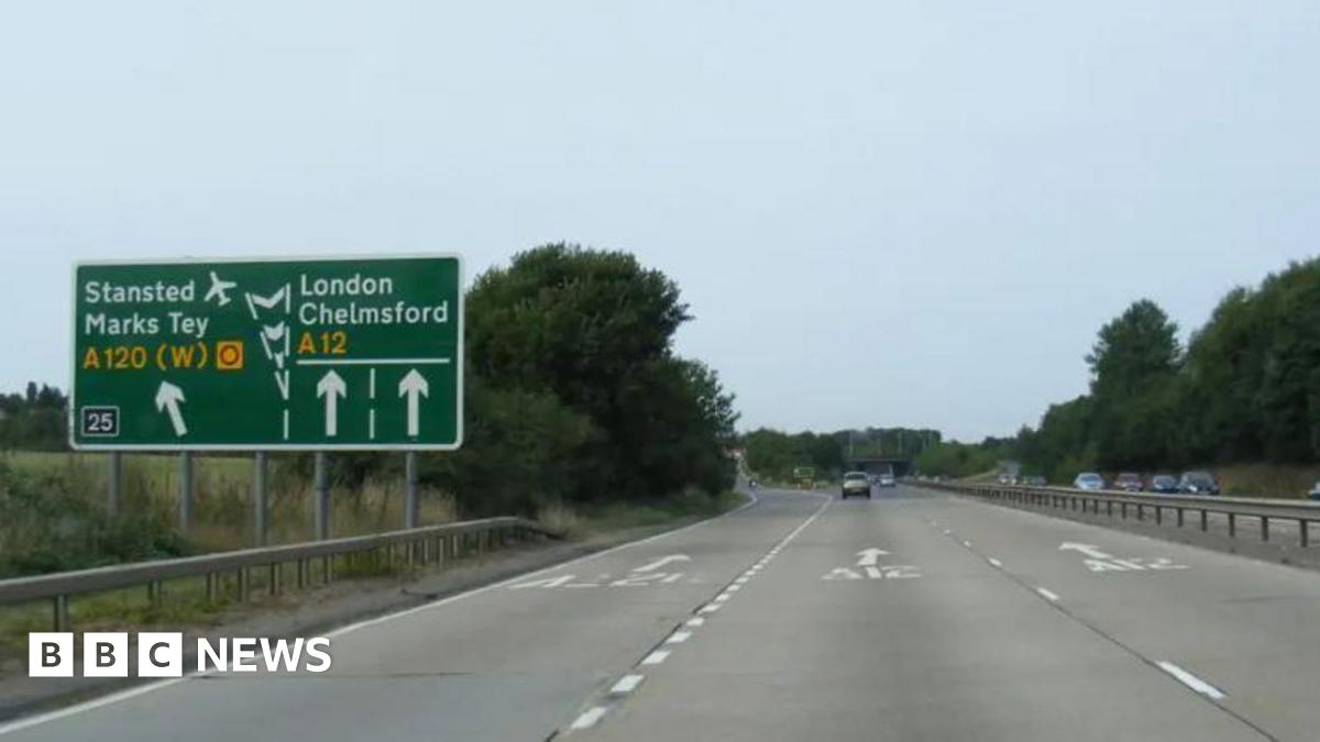 Drivers warned of delays after A12 closure in Essex - BBC News
