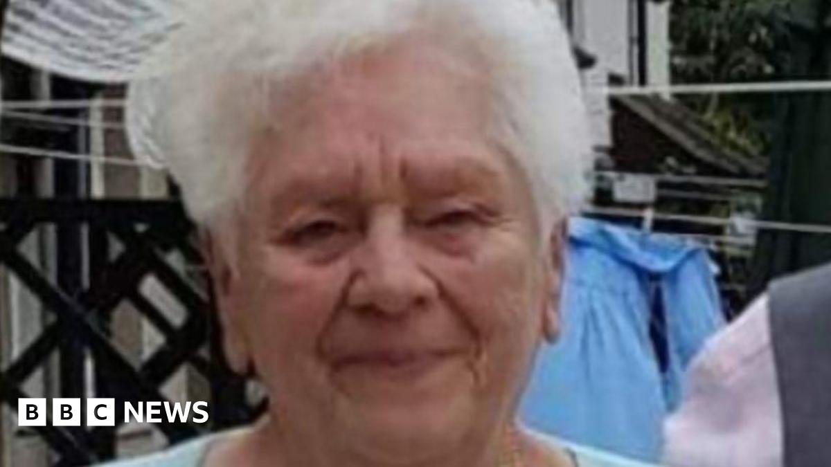 Doreen Raynor: Drug-driver admits causing death of woman, 89 - BBC News