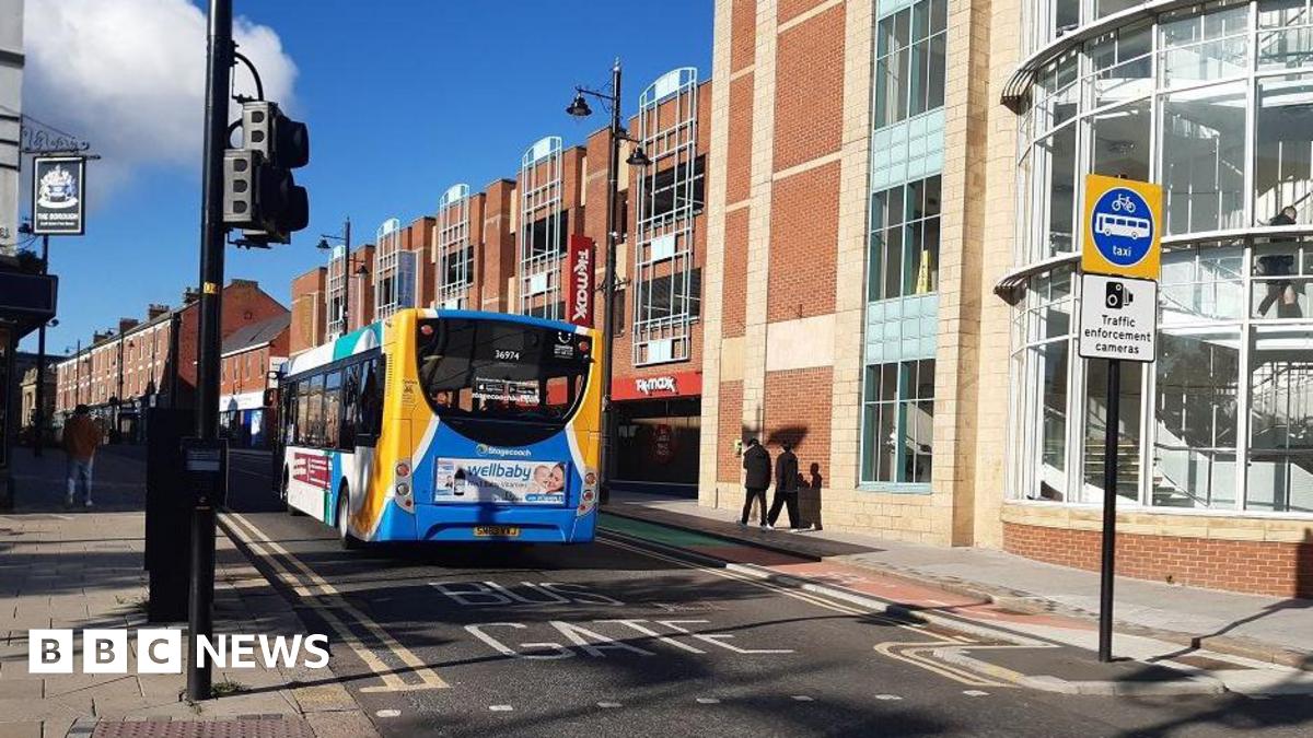 Sunderland bus gate sees drivers fined more than £100,000 - BBC News