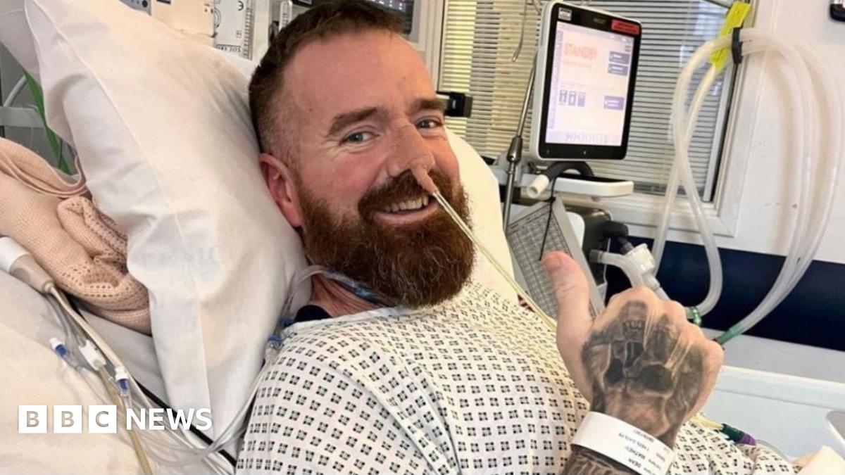 Bowel cancer diagnosis for Bridgend bodybuilder Mat Dean - BBC News